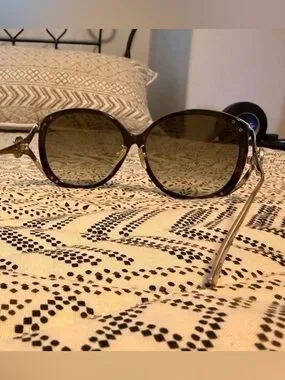 Gucci | Accessories | Gucci Goldtone Sunglasses Temple With Green Red ...
